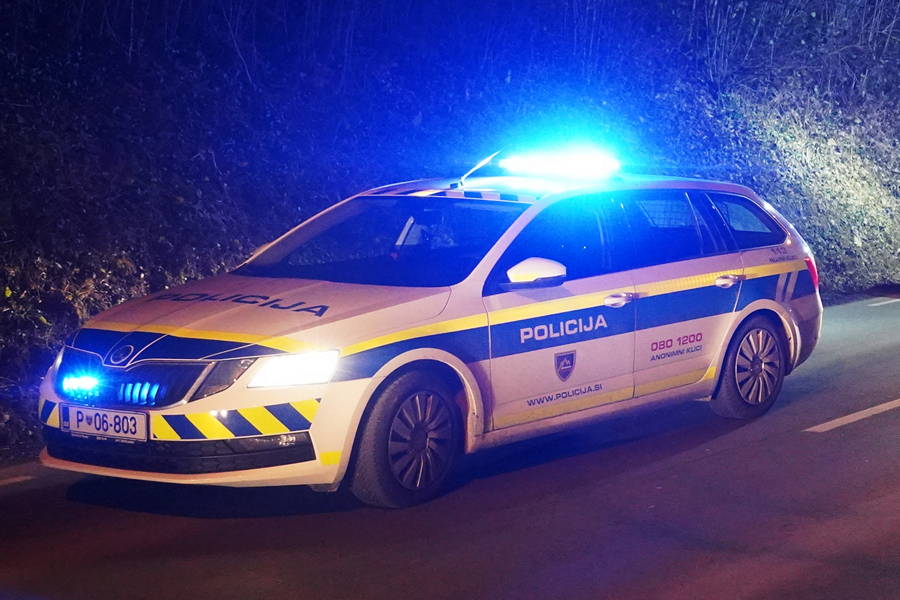 Policijska kronika: Parkirni pretep in udarjeni mladoletnik