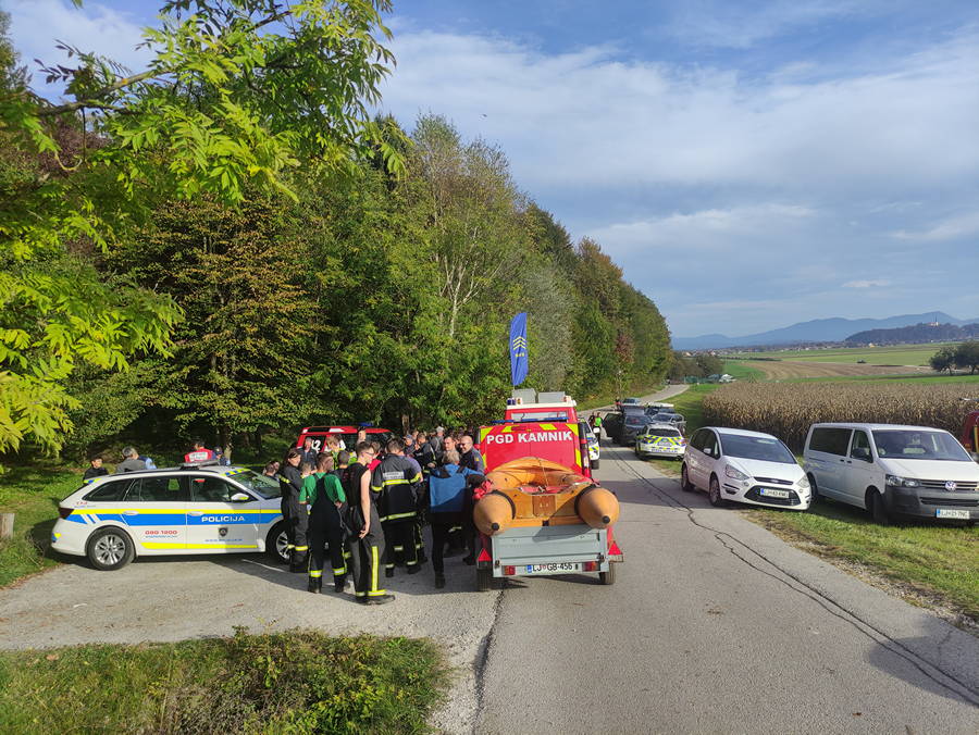 Padec s strehe, delovna nesreča in iskalna akcija