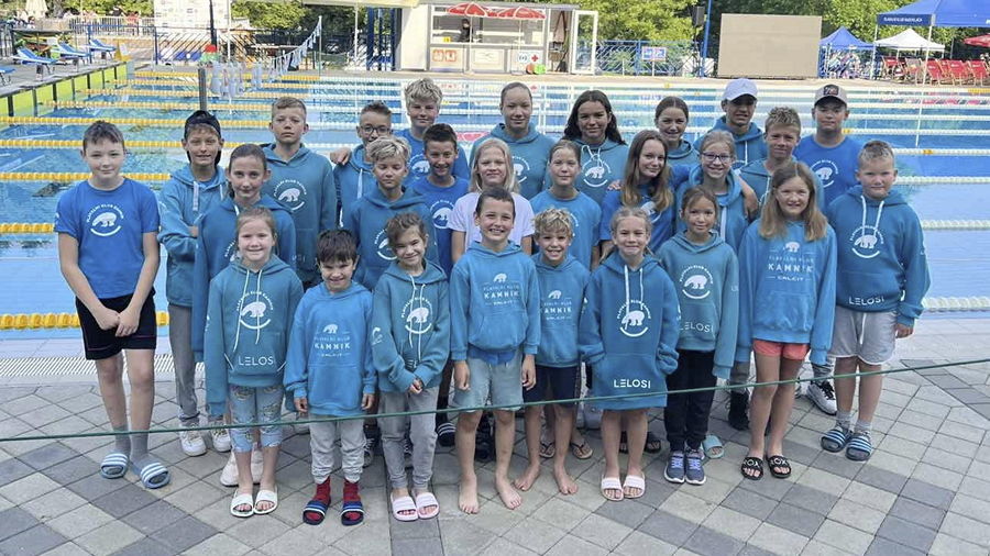 Kopica medalj za kamniške plavalce v Radovljici